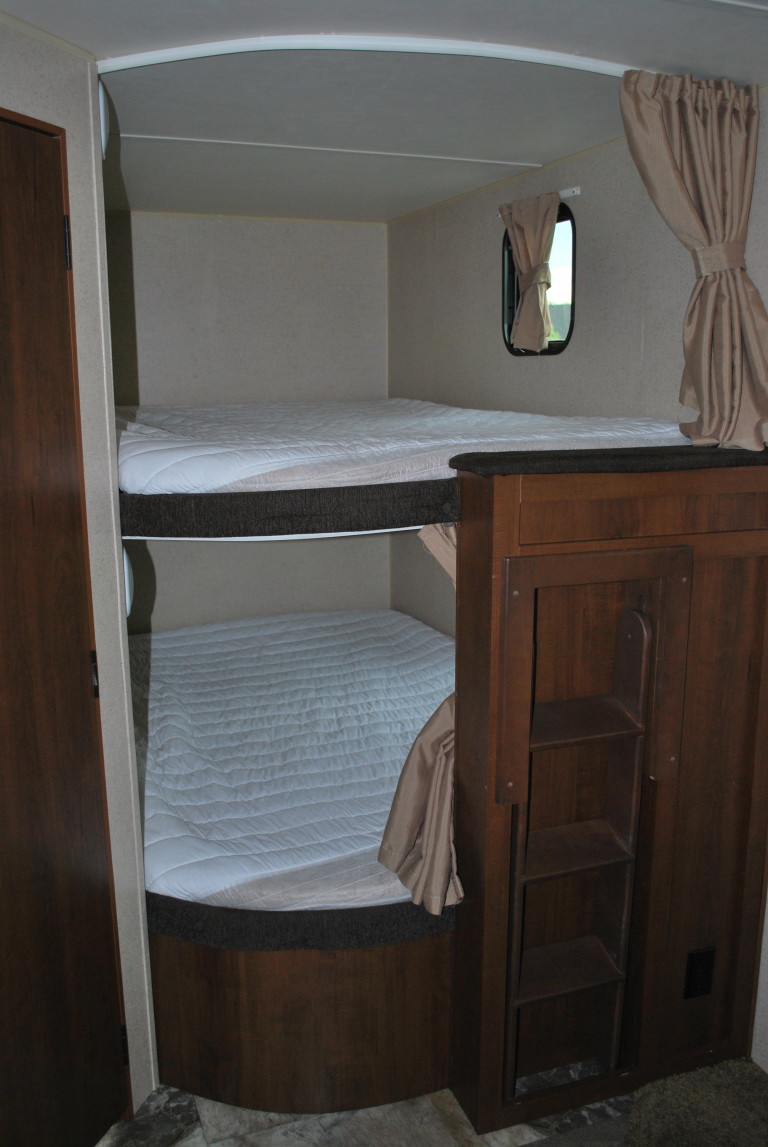 Jayco-Jayflight-287BHSW-Bunk-House-Travel-Trailer-Rental-Int-13