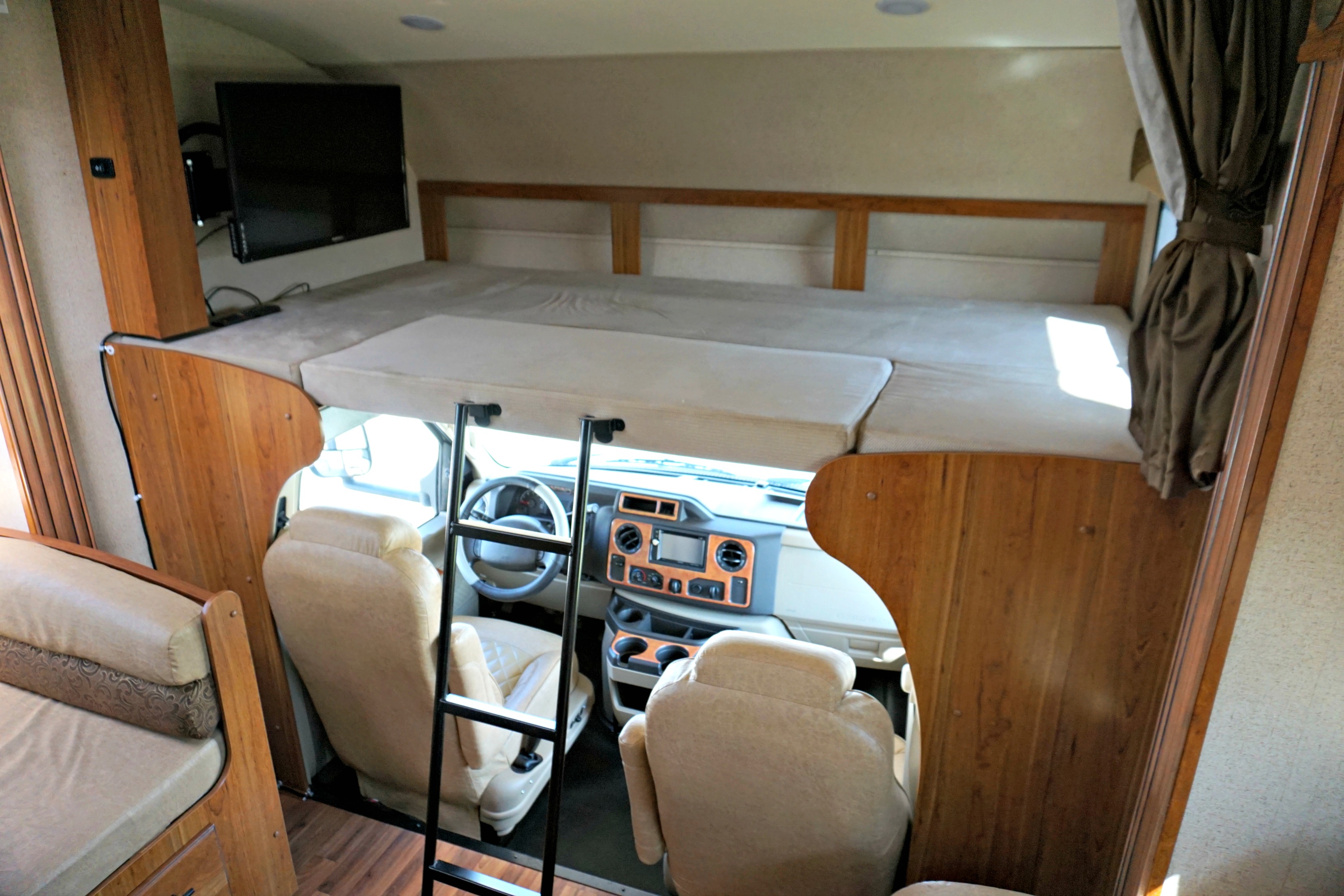 29 Jayco Greyhawk Class C RV Rental Int 06
