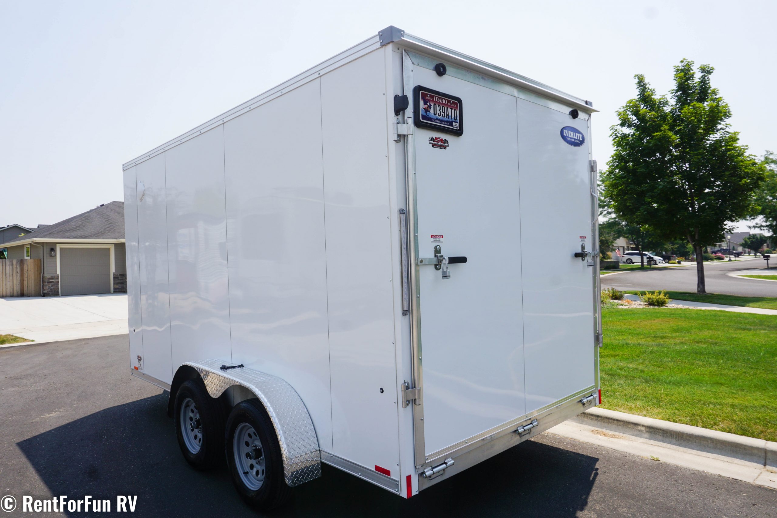 14-Enclosed-Trailer-Rental (3 of 8)